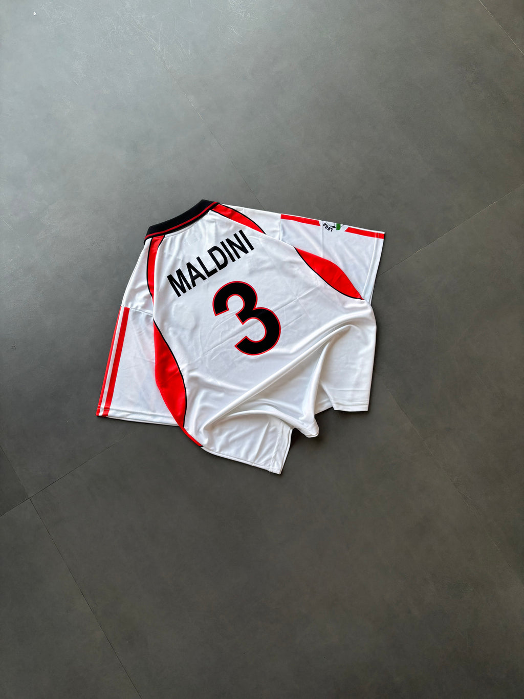 Maldini-3 Ac Milan 2000/01 Five sleeve with collar and embroidery ...